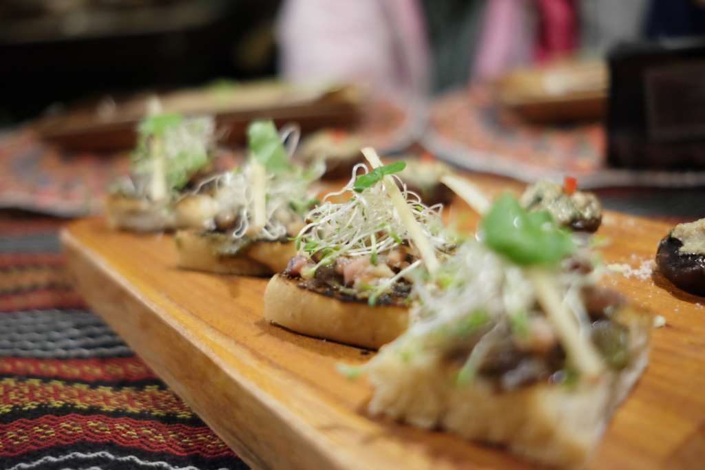 The Roofdeck Kitchen by Baguio Mountain Man: A Rustic Celebration of ...